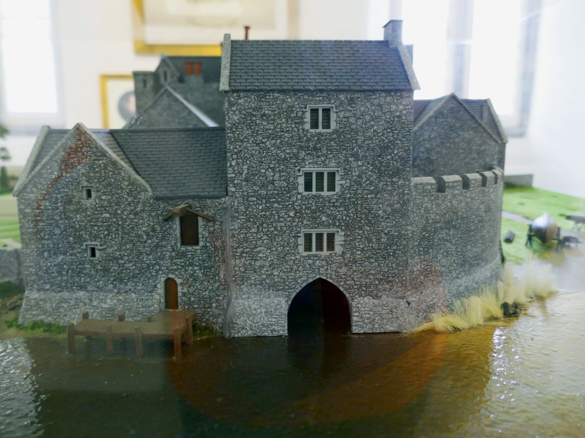 Off the M8: Ormond Castle – Fit for a Queen! | Roaringwater Journal