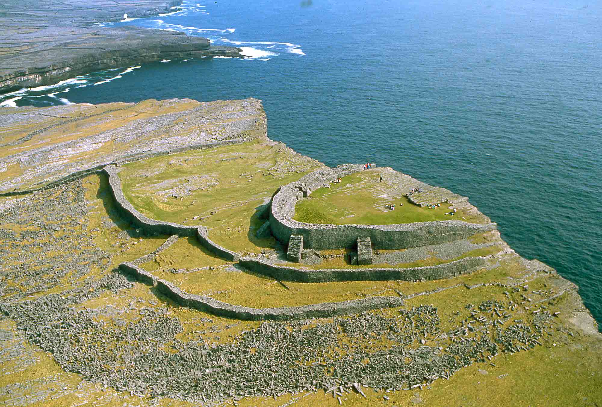 Dunmanus Castle 1: The Cliff-Edge Fort | Roaringwater Journal