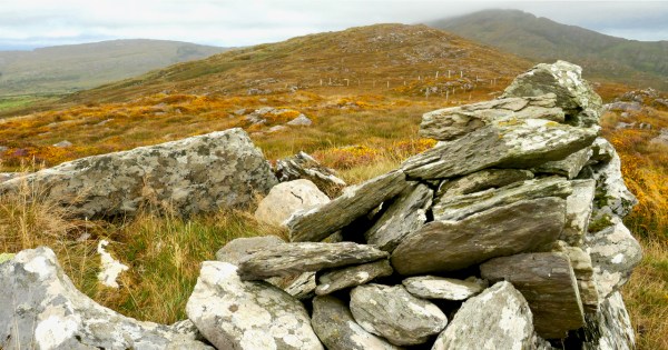 Mizen Megaliths 1: The ‘Unclassified’ Gubbeen Tomb and Fionn’s Ridge ...